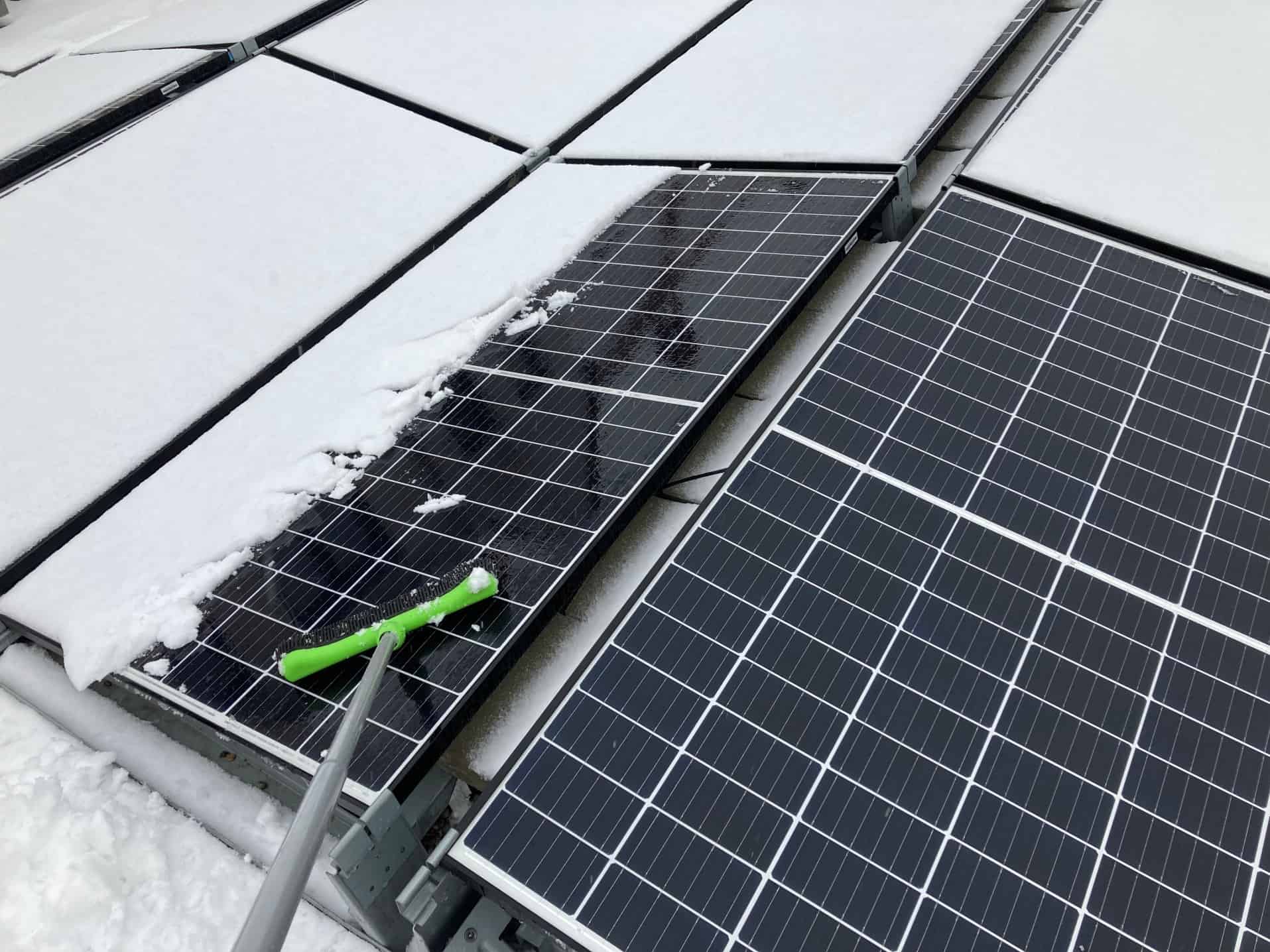 Dealing with Snow on Solar Panels: What You Need to Know | Battle Born ...