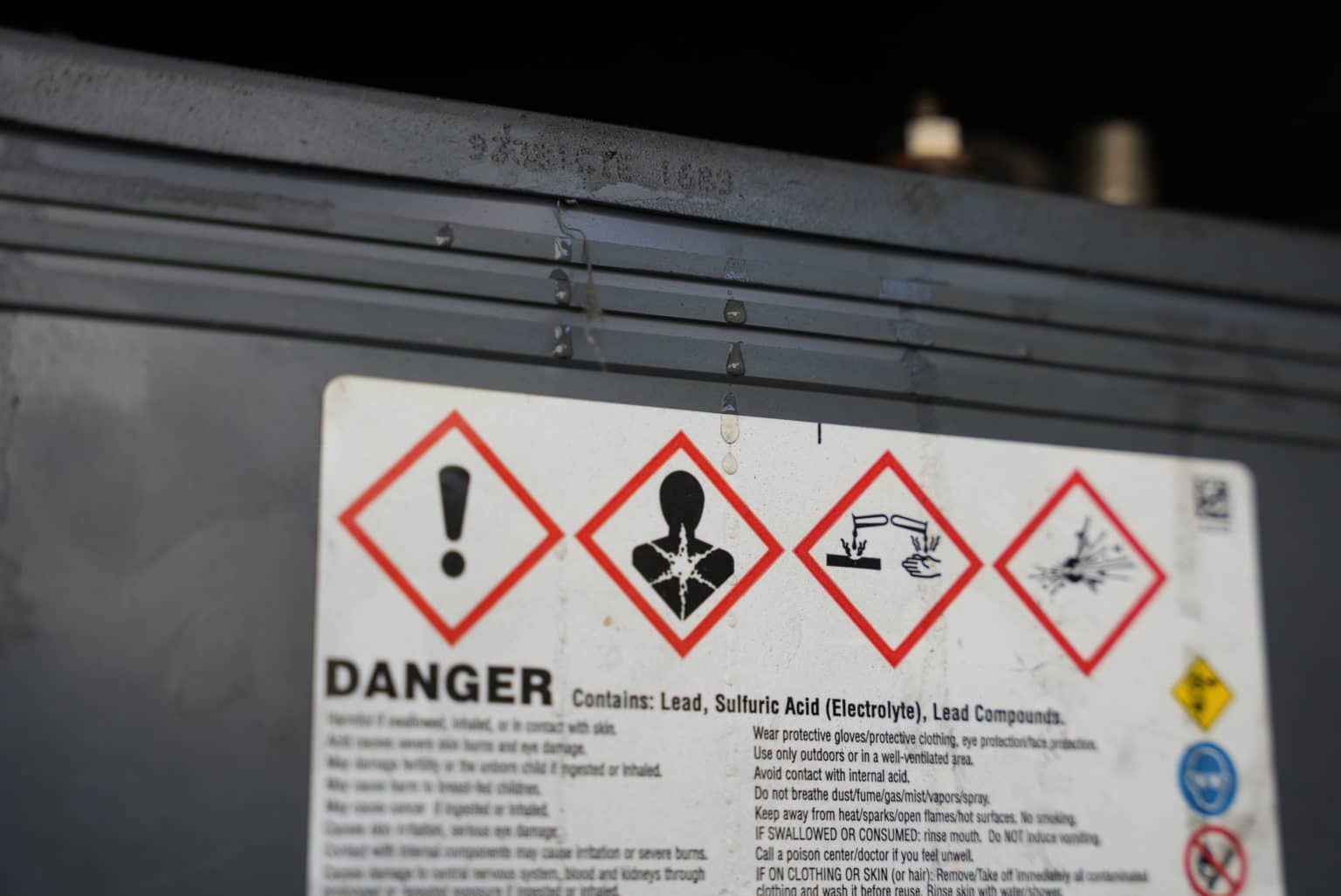 How to Clean Corroded Lead-Acid Battery Terminals (What Causes it and ...