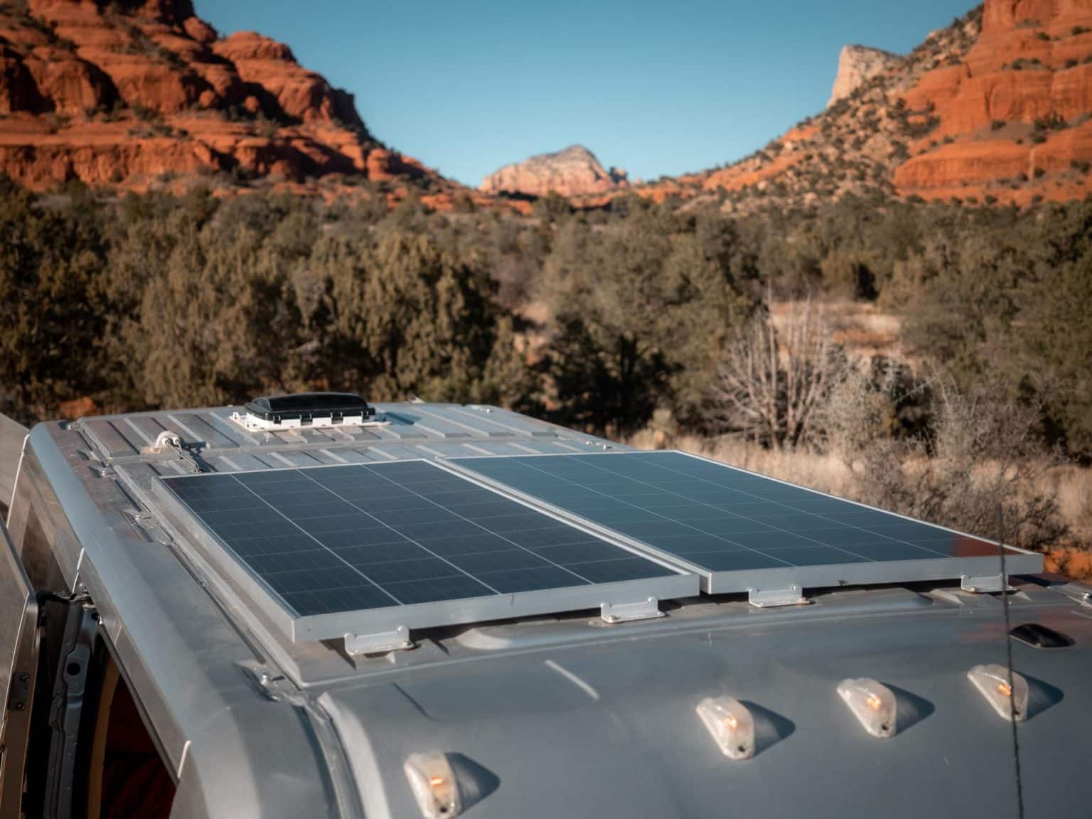 5 Reasons You Should Get Solar Panels Right Now | Battle Born Batteries