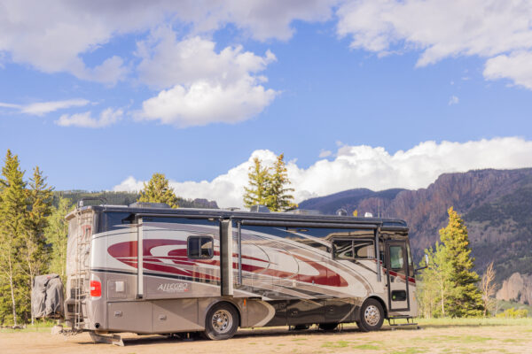 Lithium Battery System Setups for Motorized RV Models